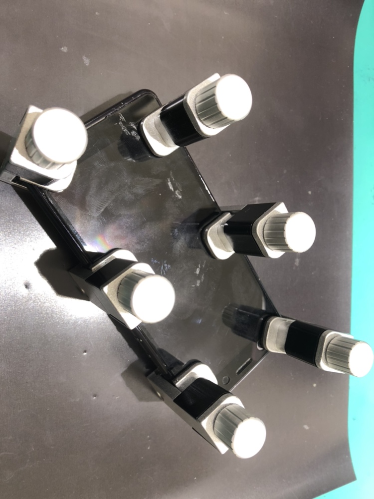 【Android修理】Xperia Aceの分解方法！バッテリー交換は画面から開けていきます！ | スマホスピタル ekimo梅田店の修理速報