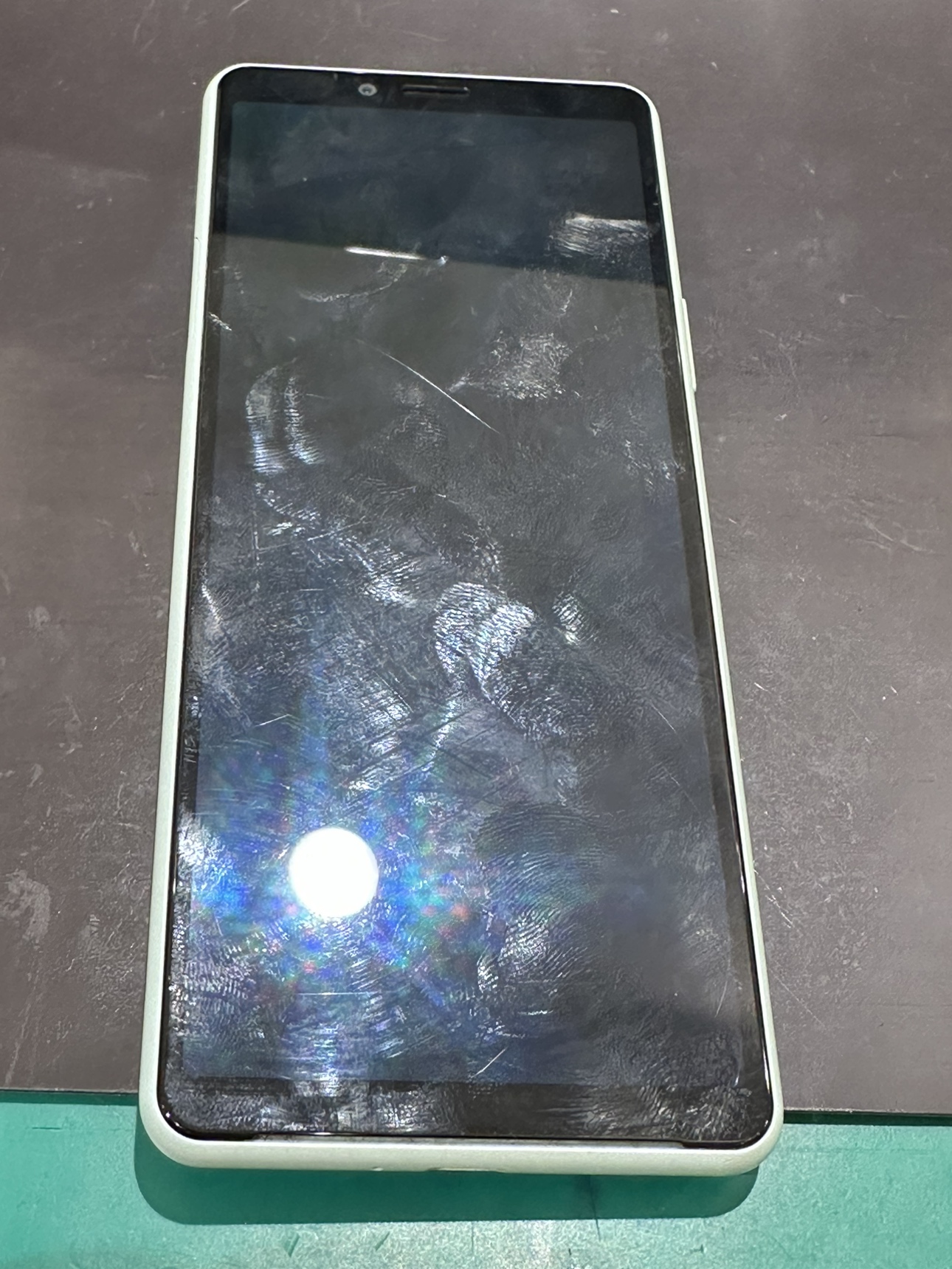 【Xperia10Ⅱ】着信音は鳴るのに画面が真っ暗⁉Xperiaの画面修理も即日OK！ | スマホスピタル ekimo梅田店の修理速報