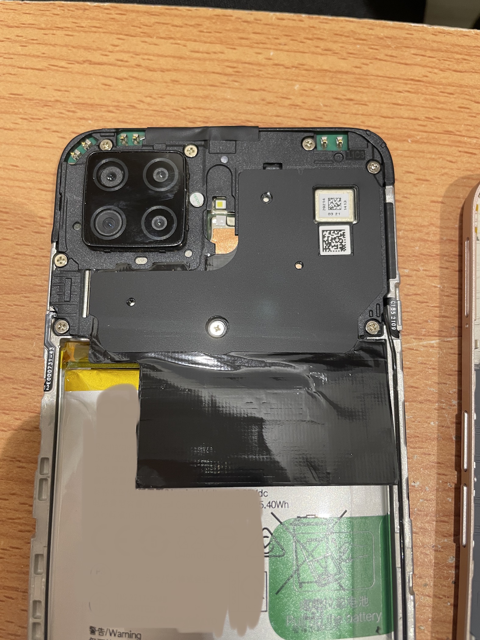 【OPPO A73】バッテリー交換解説！（写真付き） | スマホスピタルくずはモール店の修理速報